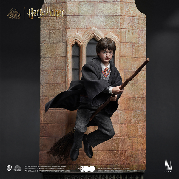 Harry Potter 1/6 Scale Collectible Figure - Deluxe Version